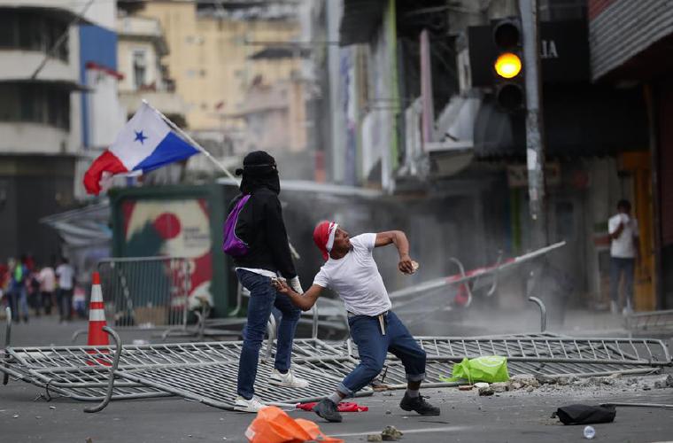 Protesta y represión | Critica