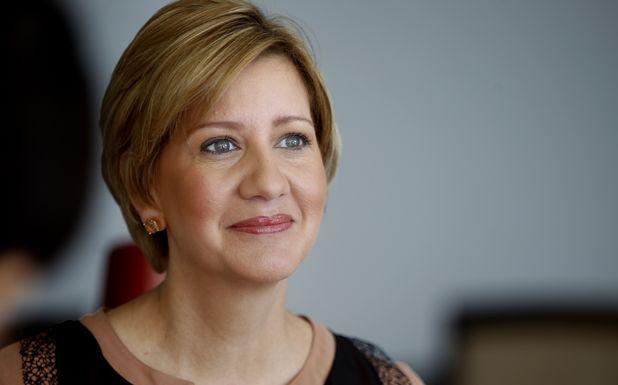 Primera Dama a canonización de Teresa de Calcuta | Critica