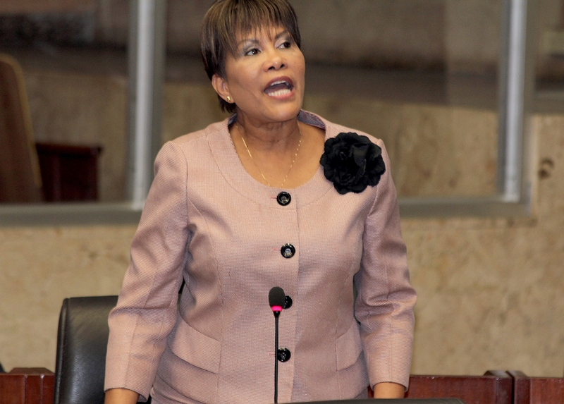 Irasema cuestiona “culillo” oficial | Critica