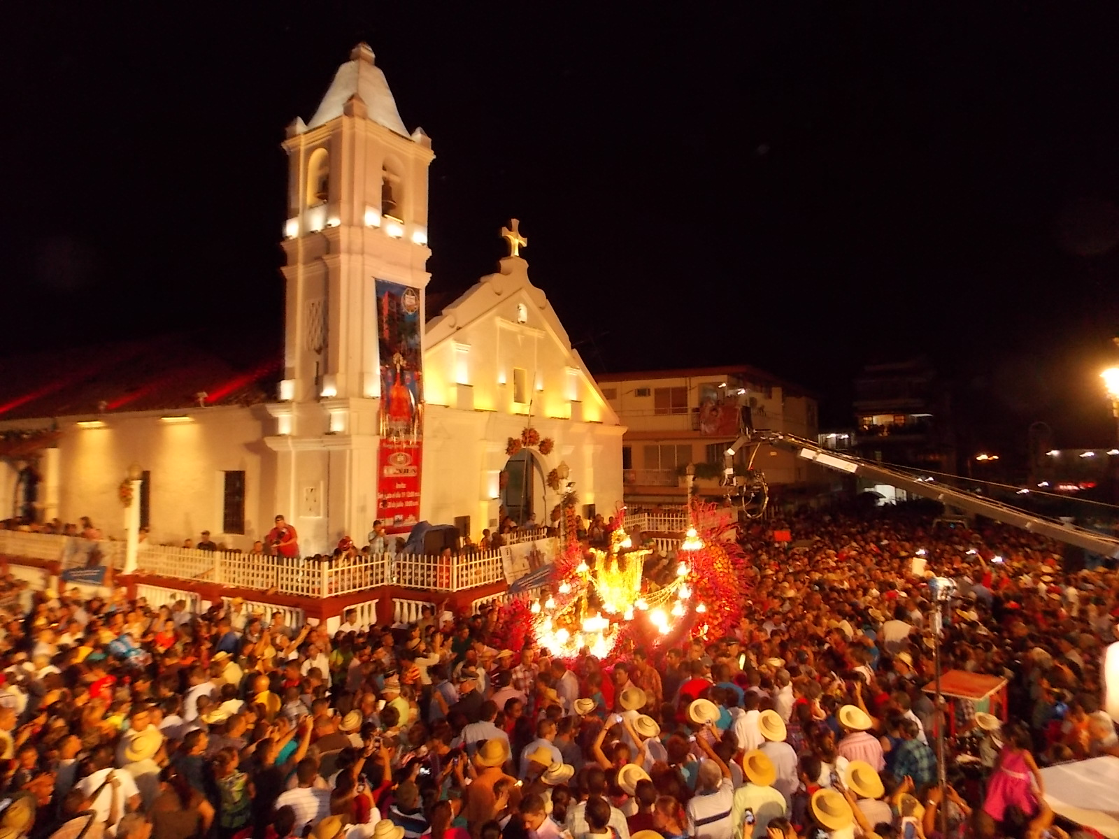 Rinden honores a Santa Librada en Las Tablas | Critica