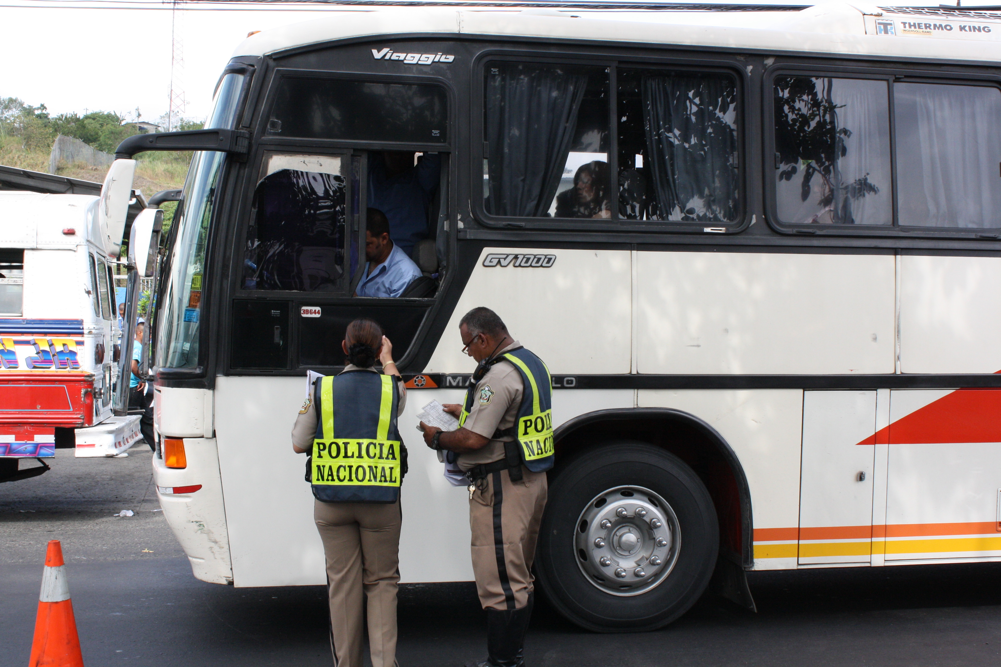 Buses 'nevera' salieron a circular pese a prohibición de la ATTT | Critica