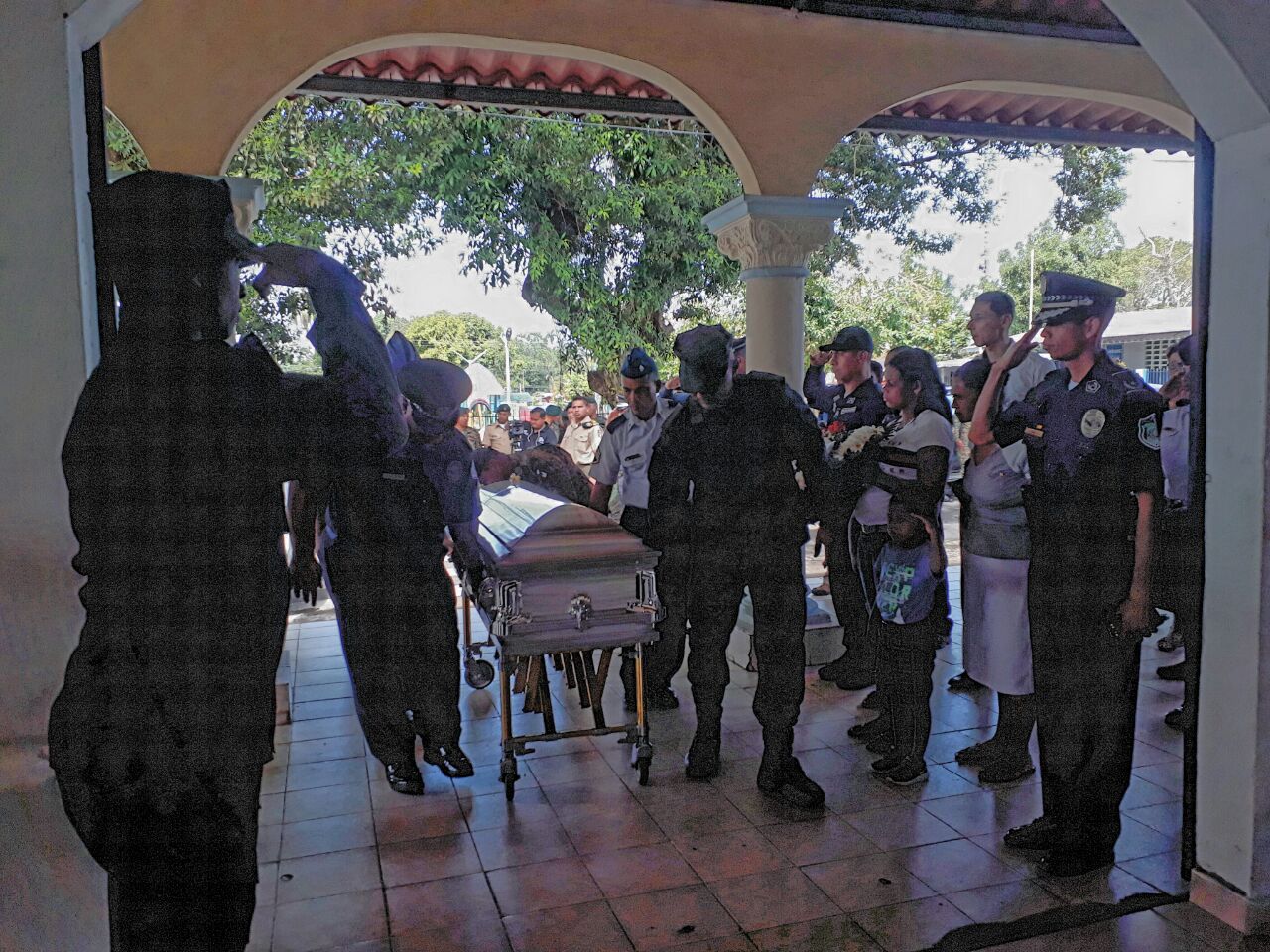Despiden con honores a comisionado asesinado | Critica Despiden con honores a comisionado asesinado | Critica