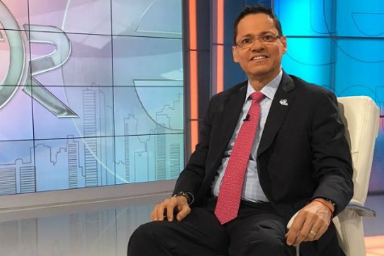 Llaman "imbécil" a Alvaro por Twitter | Critica