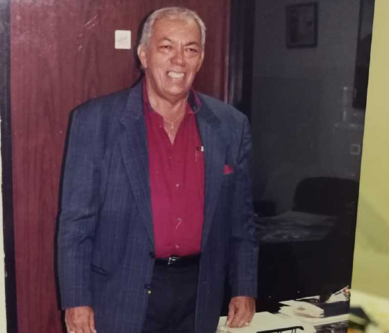 Murió César Villalobos | Critica