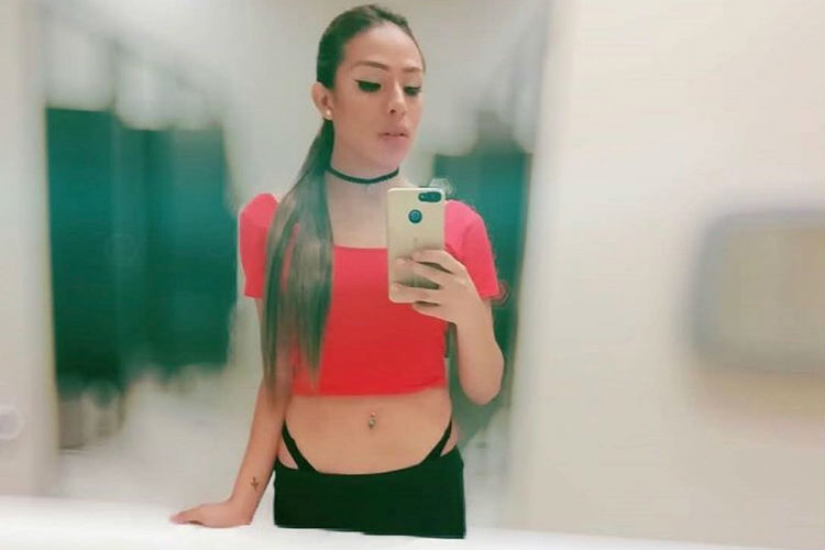 Candy Pamela, al estilo de JLo, con el panti afuera | Critica