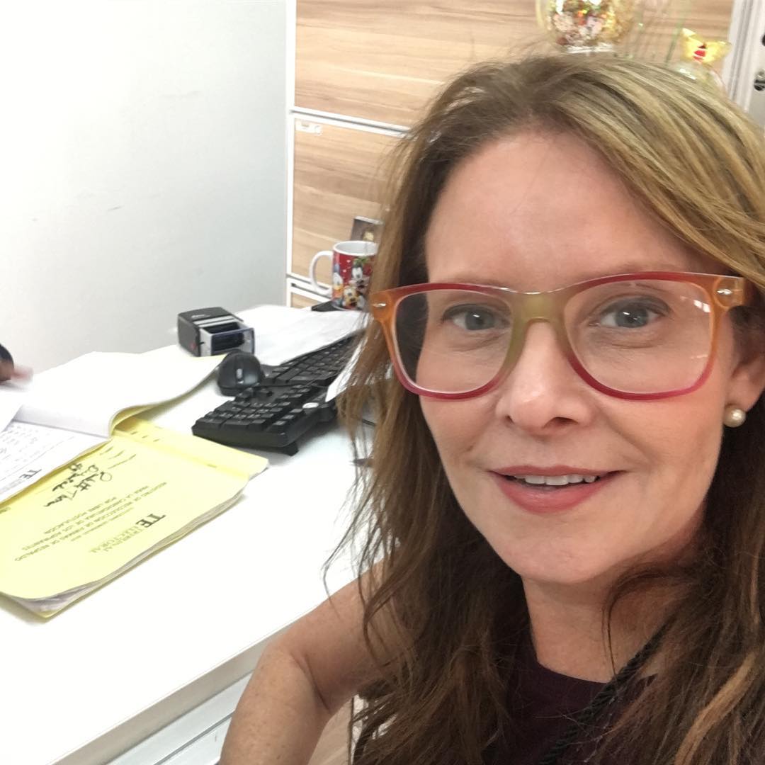 Paulette no se ha detenido y sigue recolectando firmas en su circuito ...