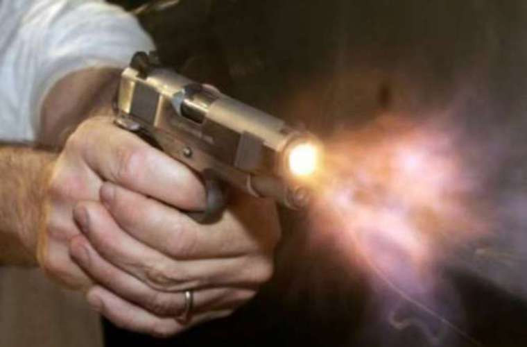 Se le escapa tiro y mata al primo | Critica