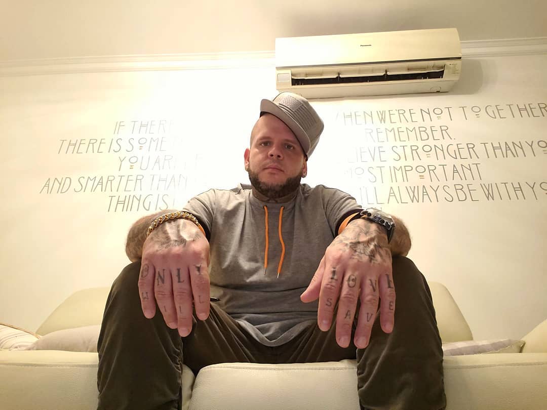 Calero puso en regla a las extranjeras del Mocambo Night Club | Critica