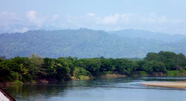 Panamá y Costa Rica se unen por el río Sixaola | Critica