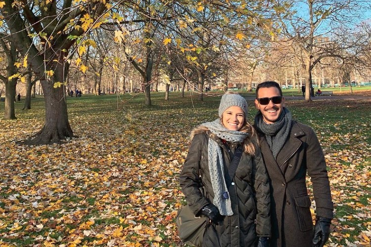 Alexis Sitton le pide matrimonio a su novia bajo la Torre Eiffel | Critica