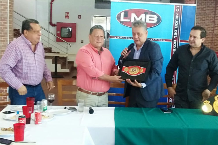 Federación Internacional de Boxeo rinde homenaje a periodista Daniel ...