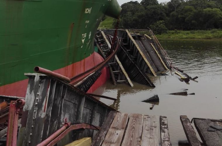 BARCO CHOCÓ PUENTE | Critica