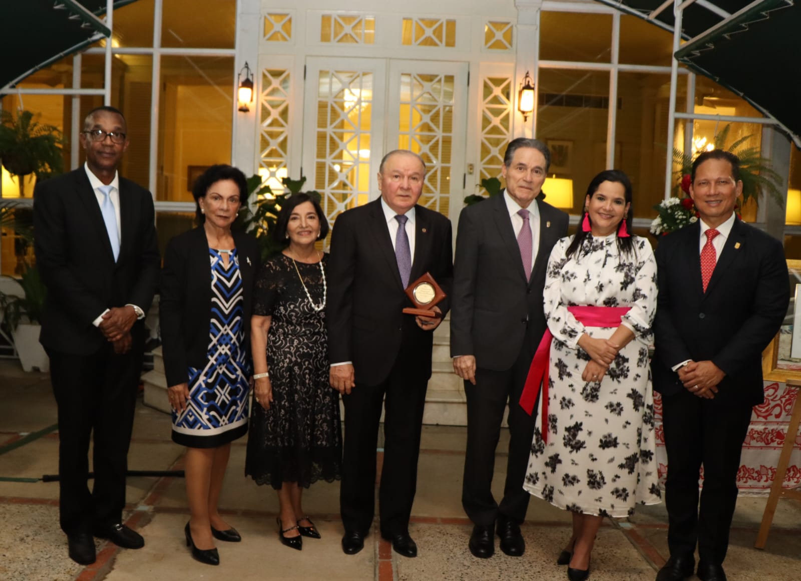 Elías Castillo recibe Galardón Canal de Panamá | Critica