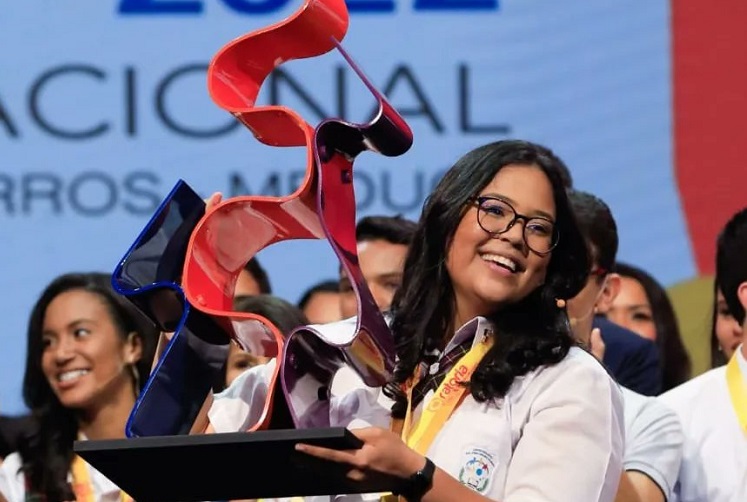 Salma Gómez Morales, ganadora del Concurso Nacional de Oratoria | Critica