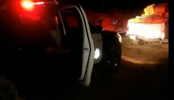 Hallan droga en un camión cargado de naranjas [Video] | Critica