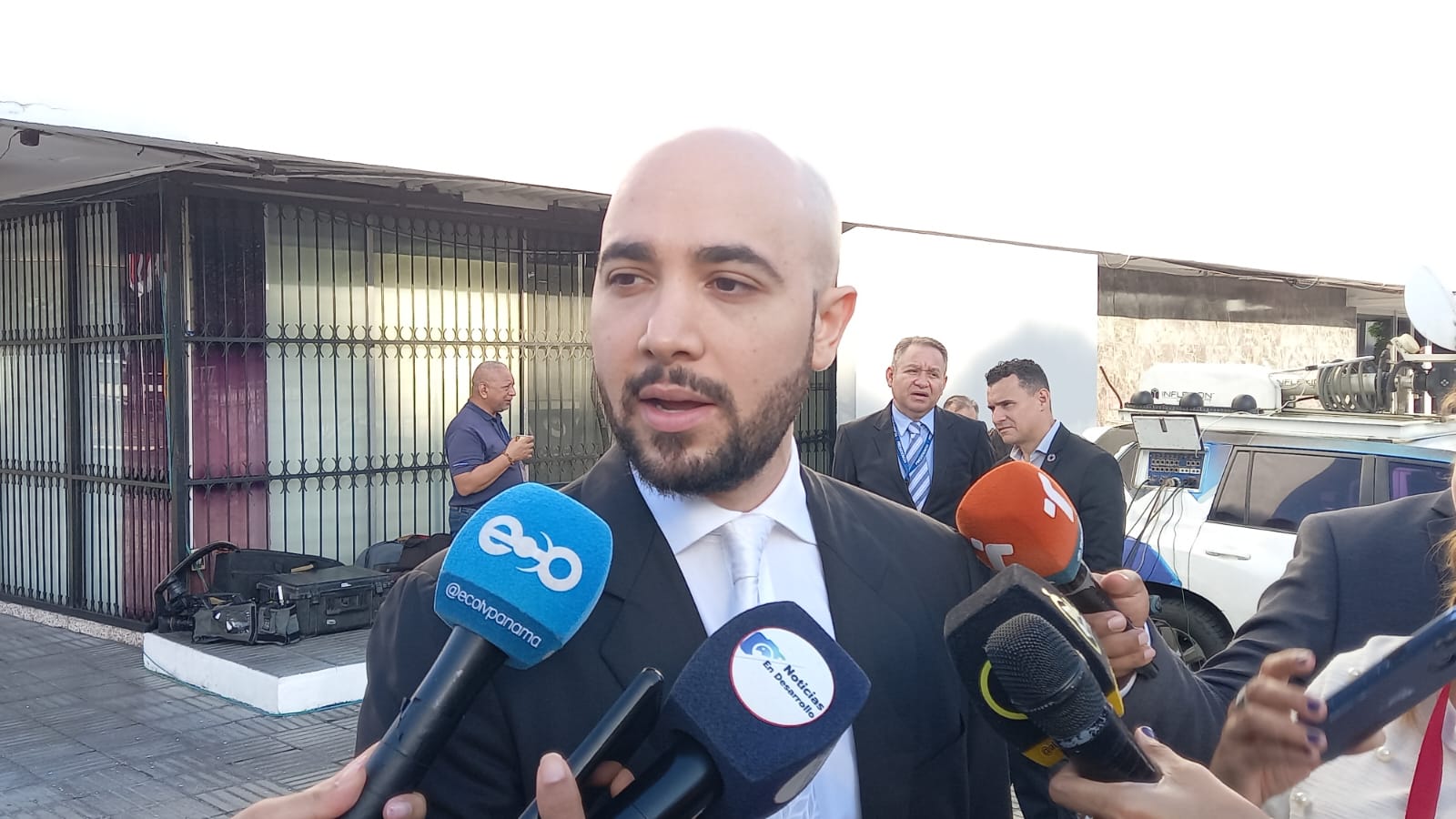 Broce: hay que despolitizar las becas del Estado | Critica