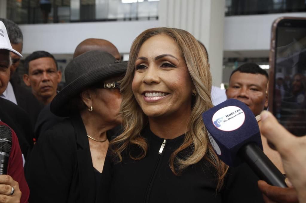 Romulistas buscan expulsar a Yanibel; ella responde que fracasarán ...