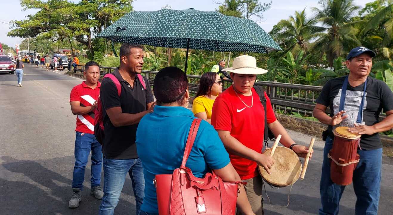 Comunidad El Giral cierra en dos puntos porque quieren su escuela | Critica