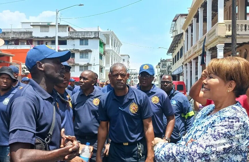 Bomberos de Colón continúa con la lucha por "ascensos por justicia ...