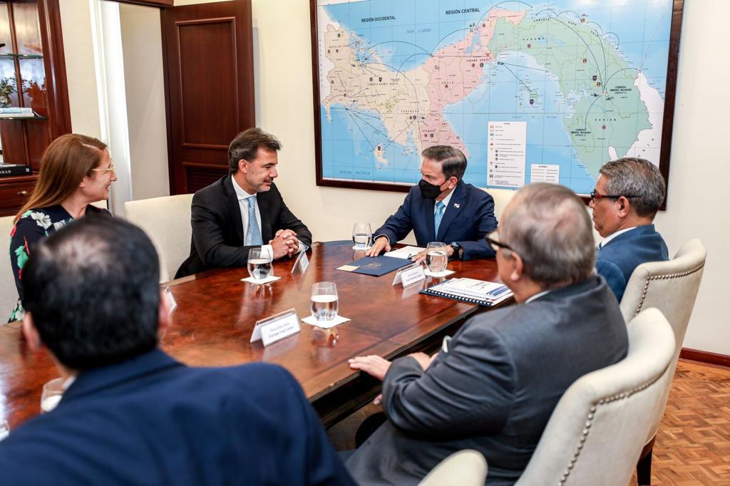 Nito impulsa "Hub Farmacéutico" con Johnson & Johnson | Critica