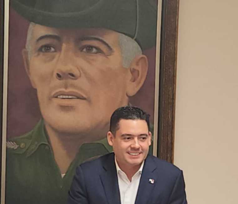 Gaby explora alianzas | Critica