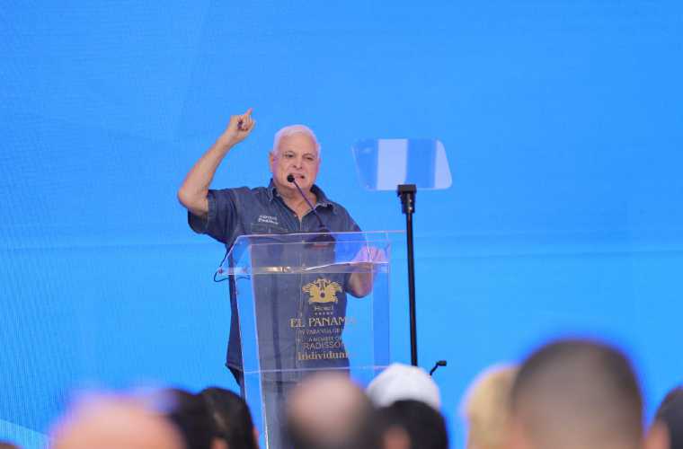 Exfiscal Olmos: RM podrá correr en elecciones del 2024 | Critica