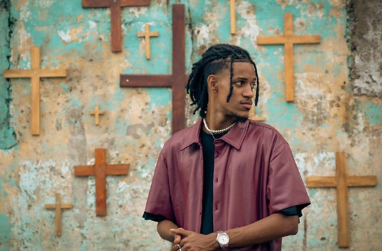 Emanuel Lara ‘rompe tarima’ en RD | Critica