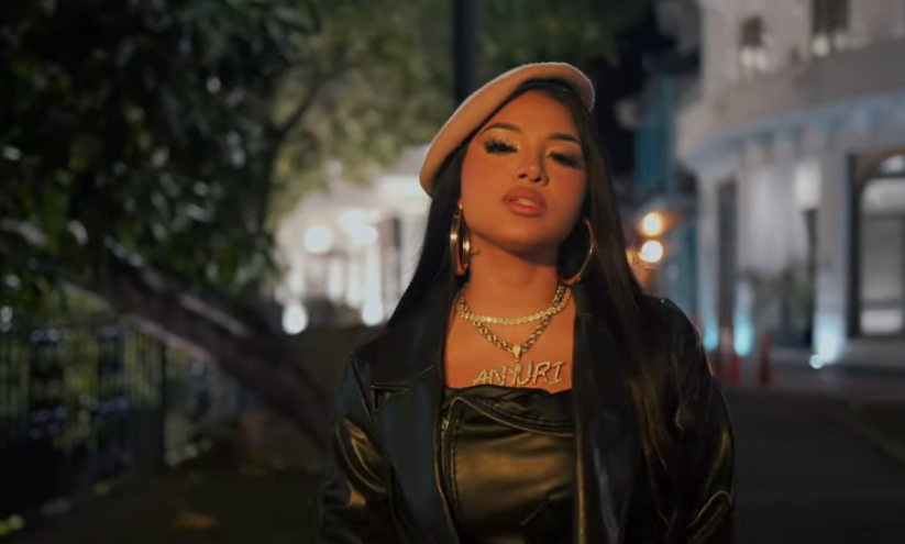 Anyuri lanza 'Diablito Perfecto' y sus fanáticos quedaron encantados | Critica