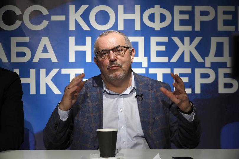 Opositor ruso presenta firmas para concurrir a las presidenciales | Critica
