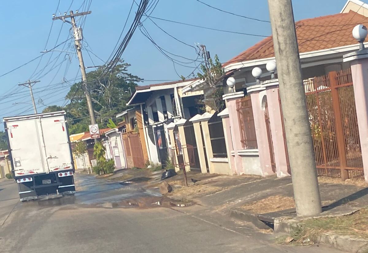 ¿Quién arregla esto? Cerro Viento sin agua por 24 horas | Critica