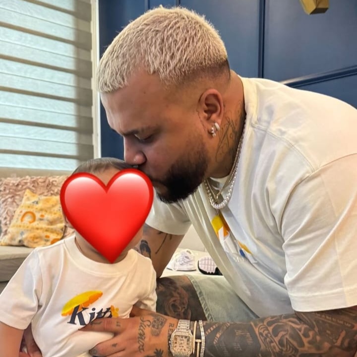 Dímelo Flow comparte sus primeras fotos con London | Critica