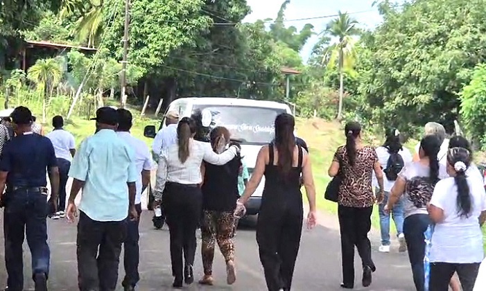 Parita clama justicia por crimen Nivia; sospechoso queda detenido | Critica