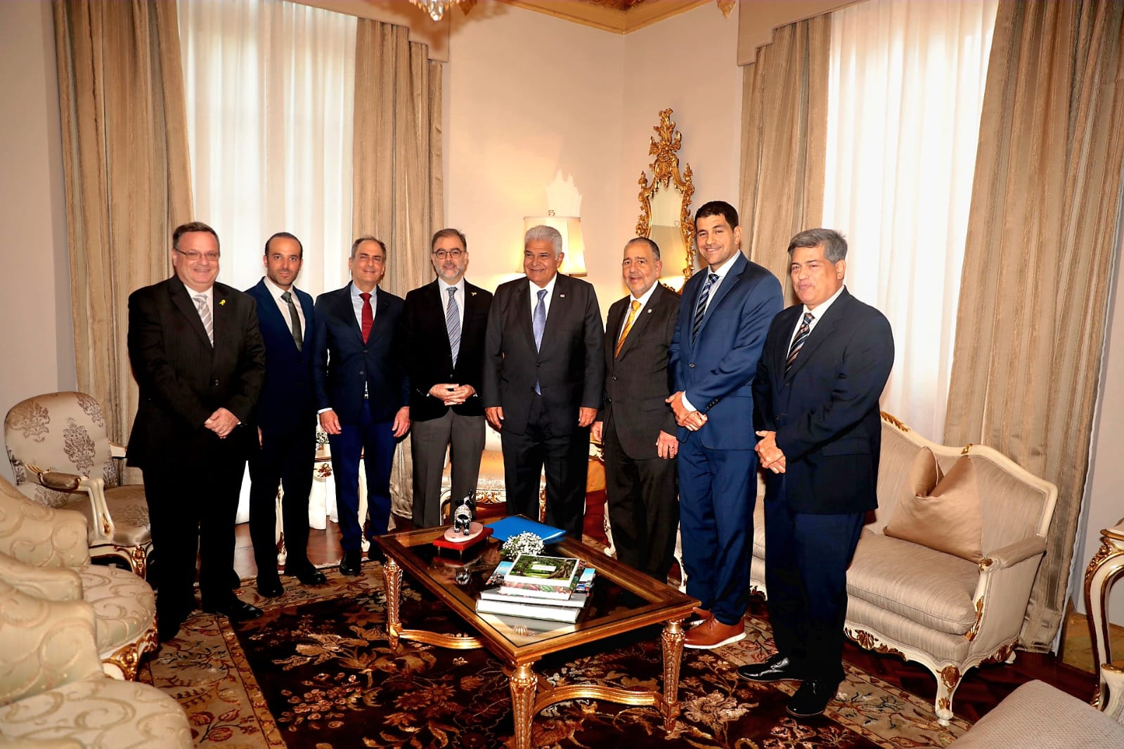 Mulino recibe a líderes de la comunidad judía en Panamá | Critica