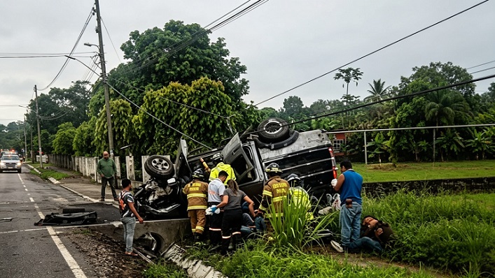 Emergencia en Chiriquí: 9 heridos tras fuerte vuelco en Bágala | Critica