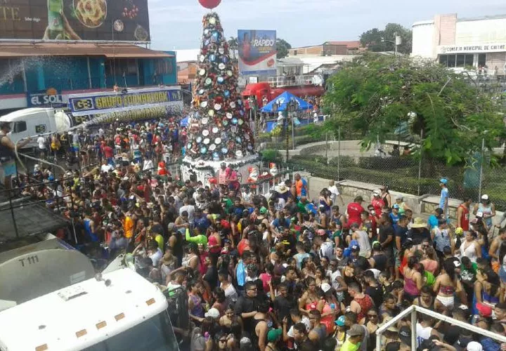 Festejan el Año Nuevo al estilo del Carnaval en el parque Unión de ...