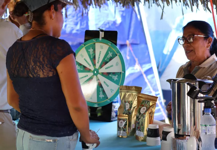 Cobre Conecta informa sobre minería en la Feria de la Naranja | Critica